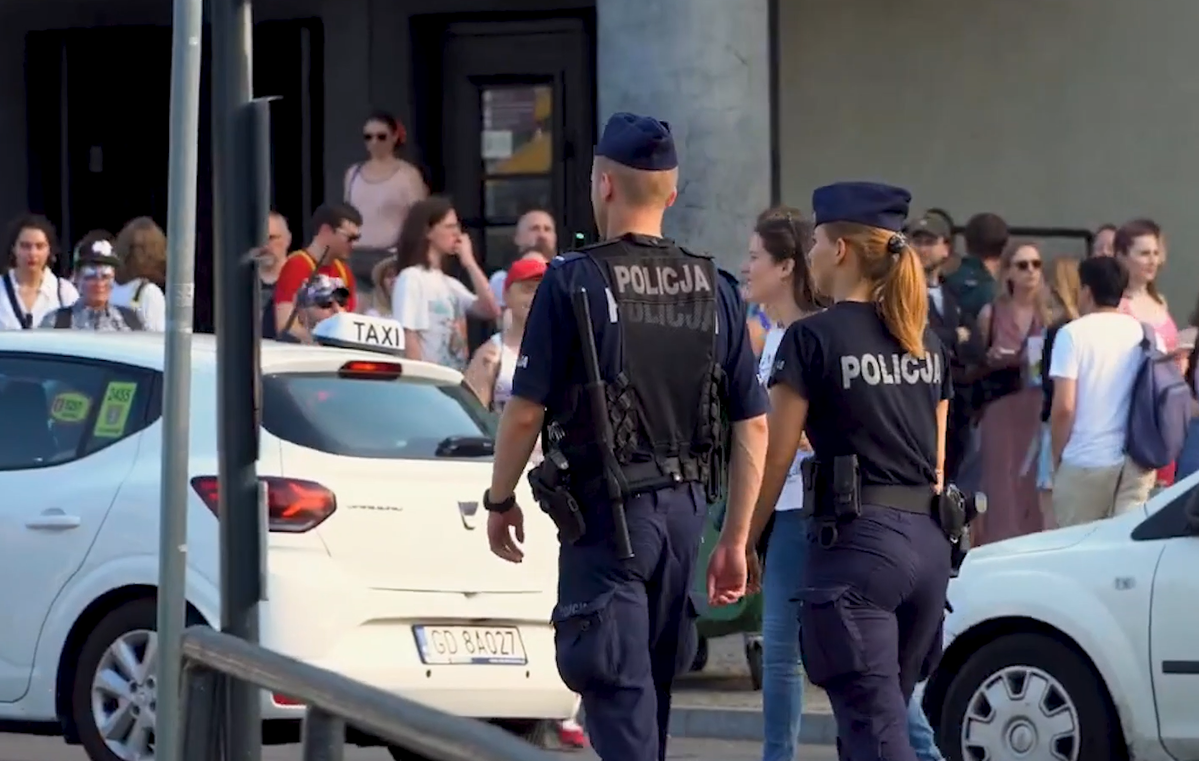Zobacz jak wygląda służba w Policji - zostań pomorskim policjantem! - Materiały Video - Policja ...